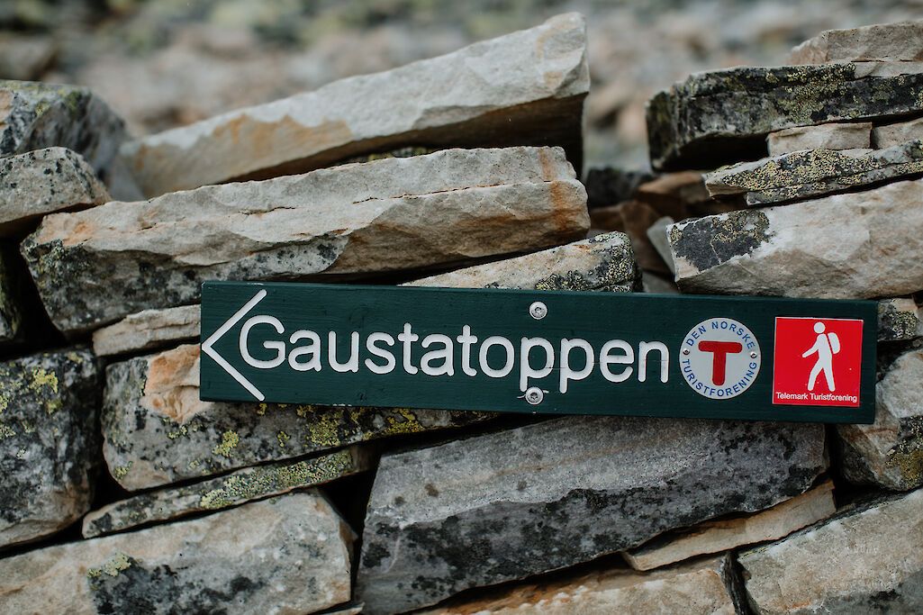 Gaustatoppen - The Beautiful Mountain in Southern Norway - In the Woods ...
